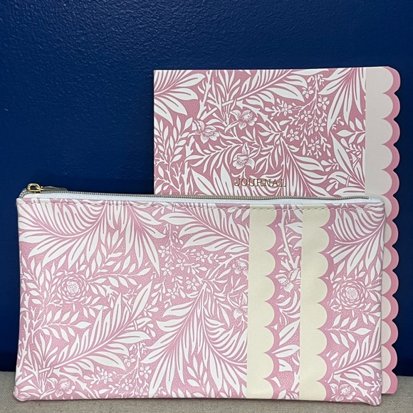 Michaels | Office | Michaels Fab Finds Pouch With Gold Zipper And ...